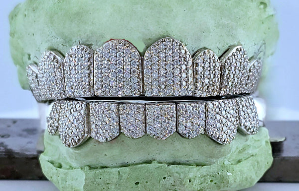 10k VVs Lab Grown Diamonds Iced Out Grillz - DQ1004 – Gold Teeth America